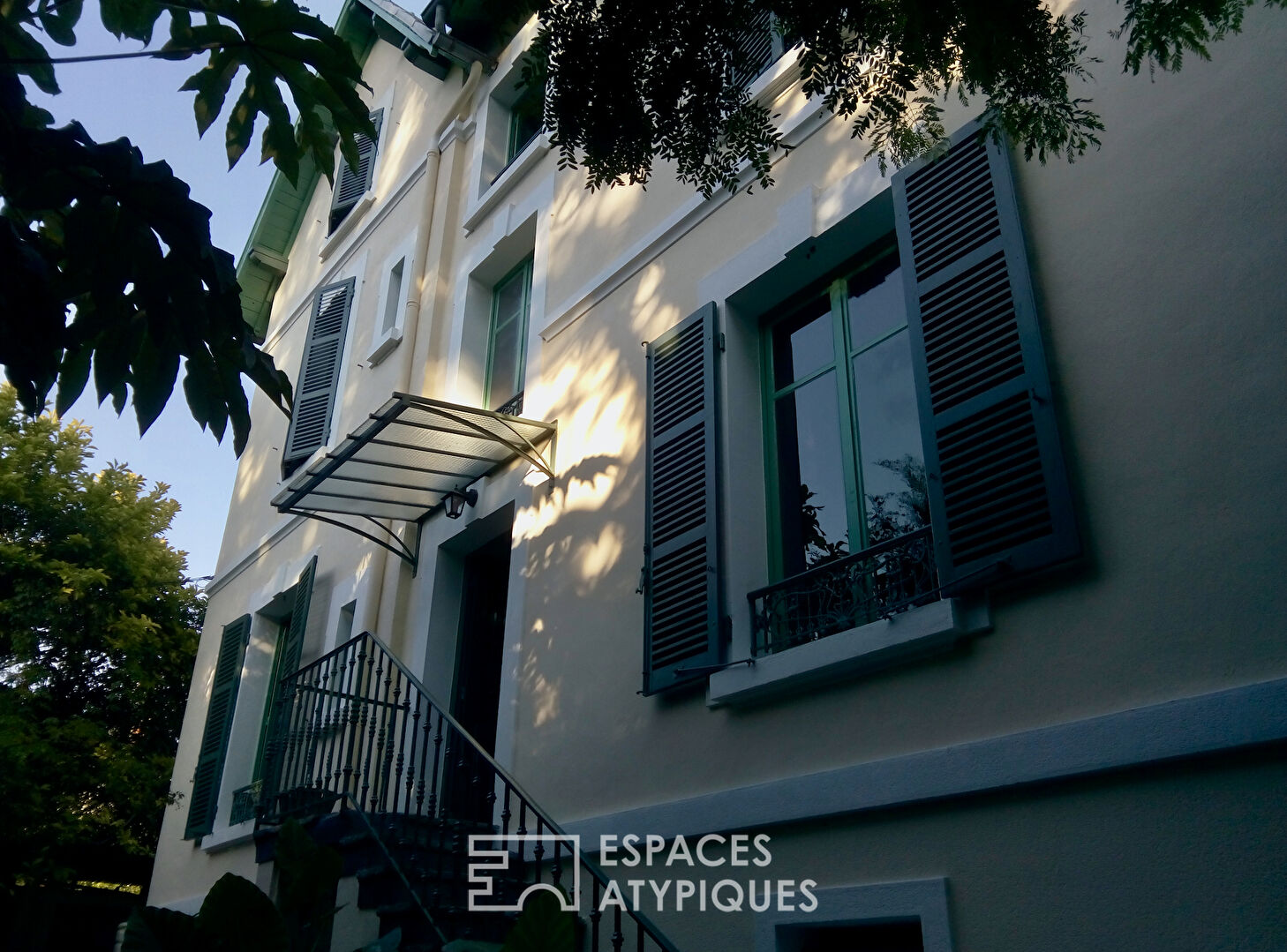Vente Maison bourgeoise avec extension contemporaine à BRON - 218 m2 ...