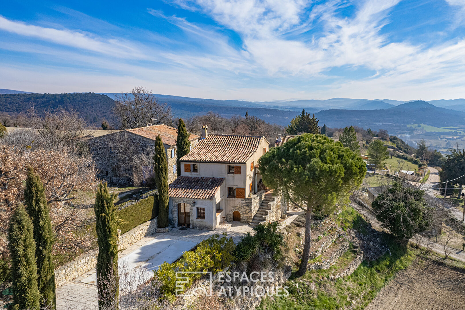 Vente Un cottage en Provence à la vue incroyable sur le Luberon à SAINT ...