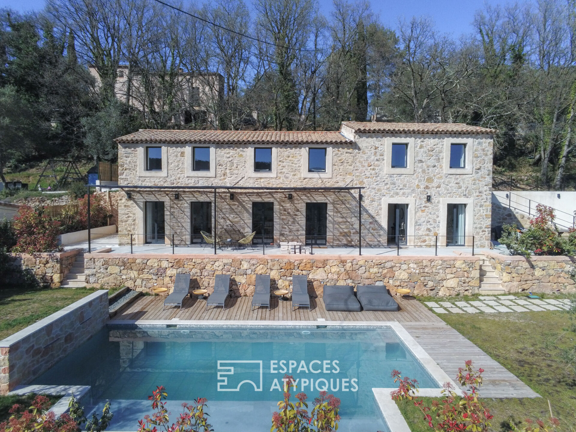 Vente Exceptionnelle maison en pierre à la vue dominante à BAGNOLS EN ...