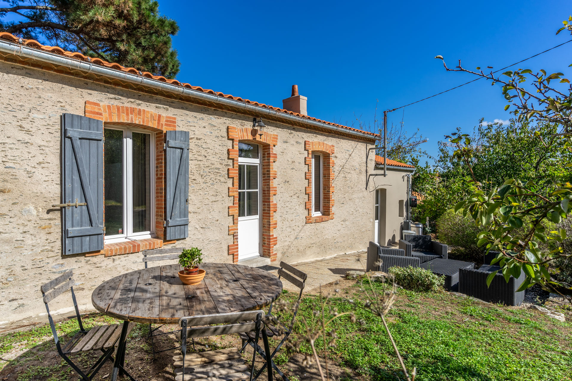 Vente Maison de caractère en pierre et son jardin bucolique à PORNIC ...
