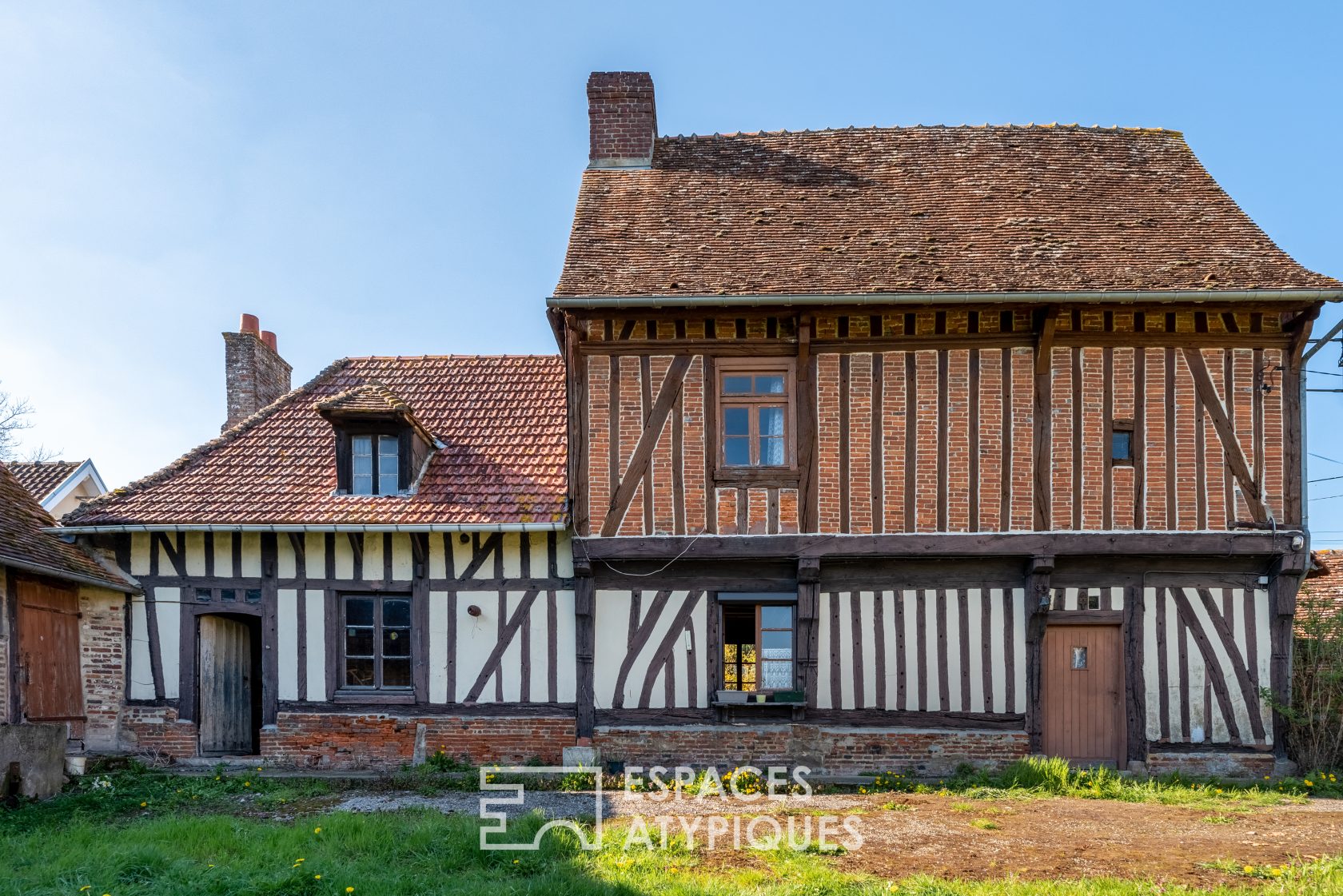 Vente Corps de ferme avec maison principale du 15ème siècle et ...