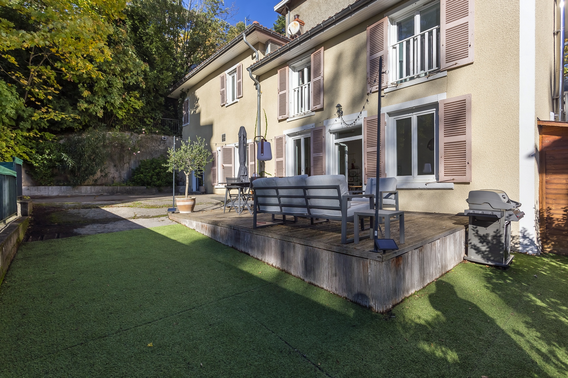 Vente Charmante Maison de Gardien sur la Colline de Ste Foy-Lès-Lyon à ...