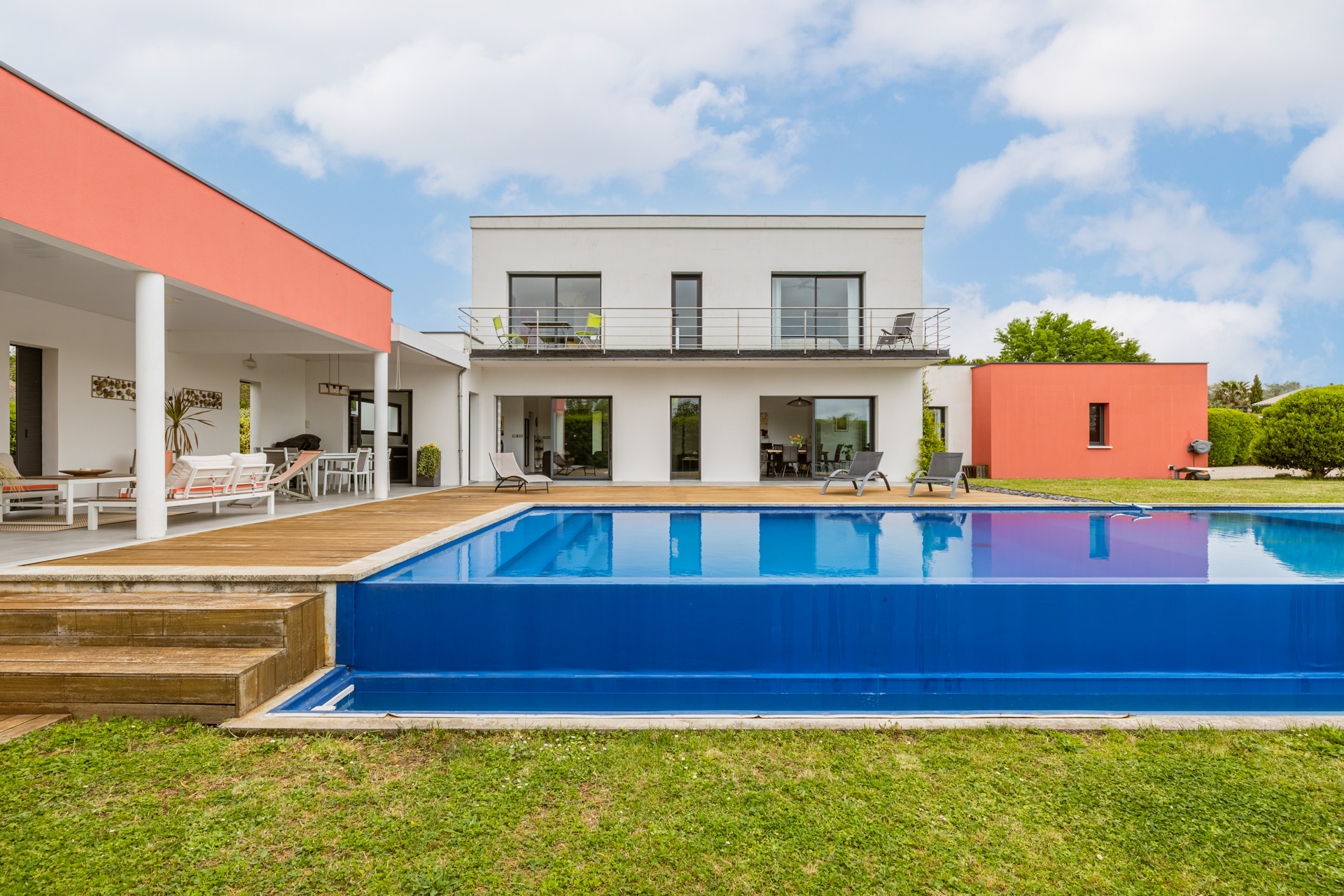 For sale Contemporary villa and its infinity pool at CHATELAILLON PLAGE ...