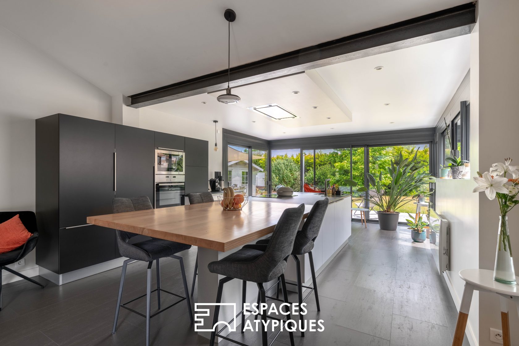 Vente Maison de plain-pied rénovée avec jardin à LES SORINIERES - 143 ...