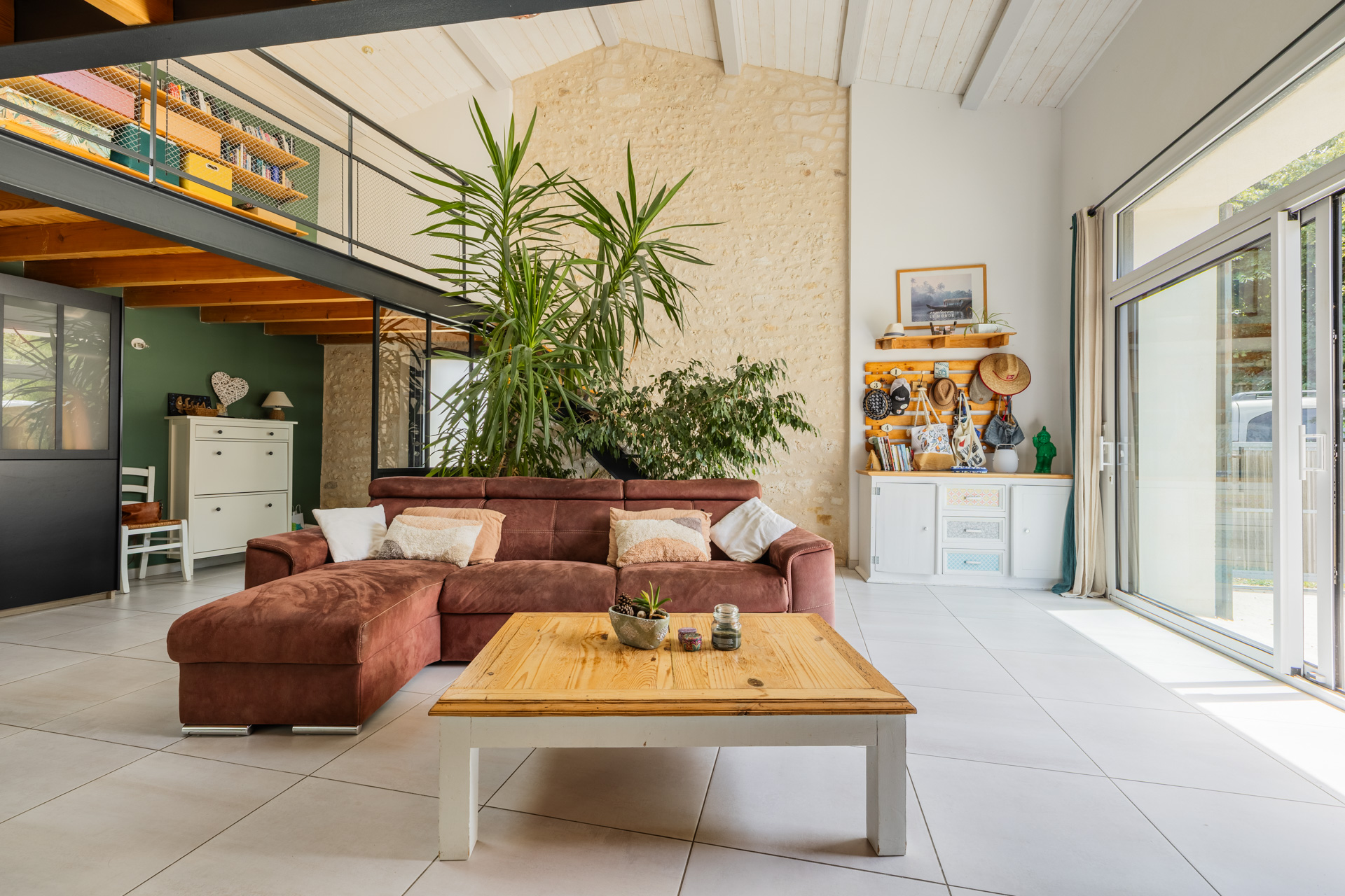 Vente Rénovation contemporaine à l'esprit industriel à SAINT ROMAIN DE ...