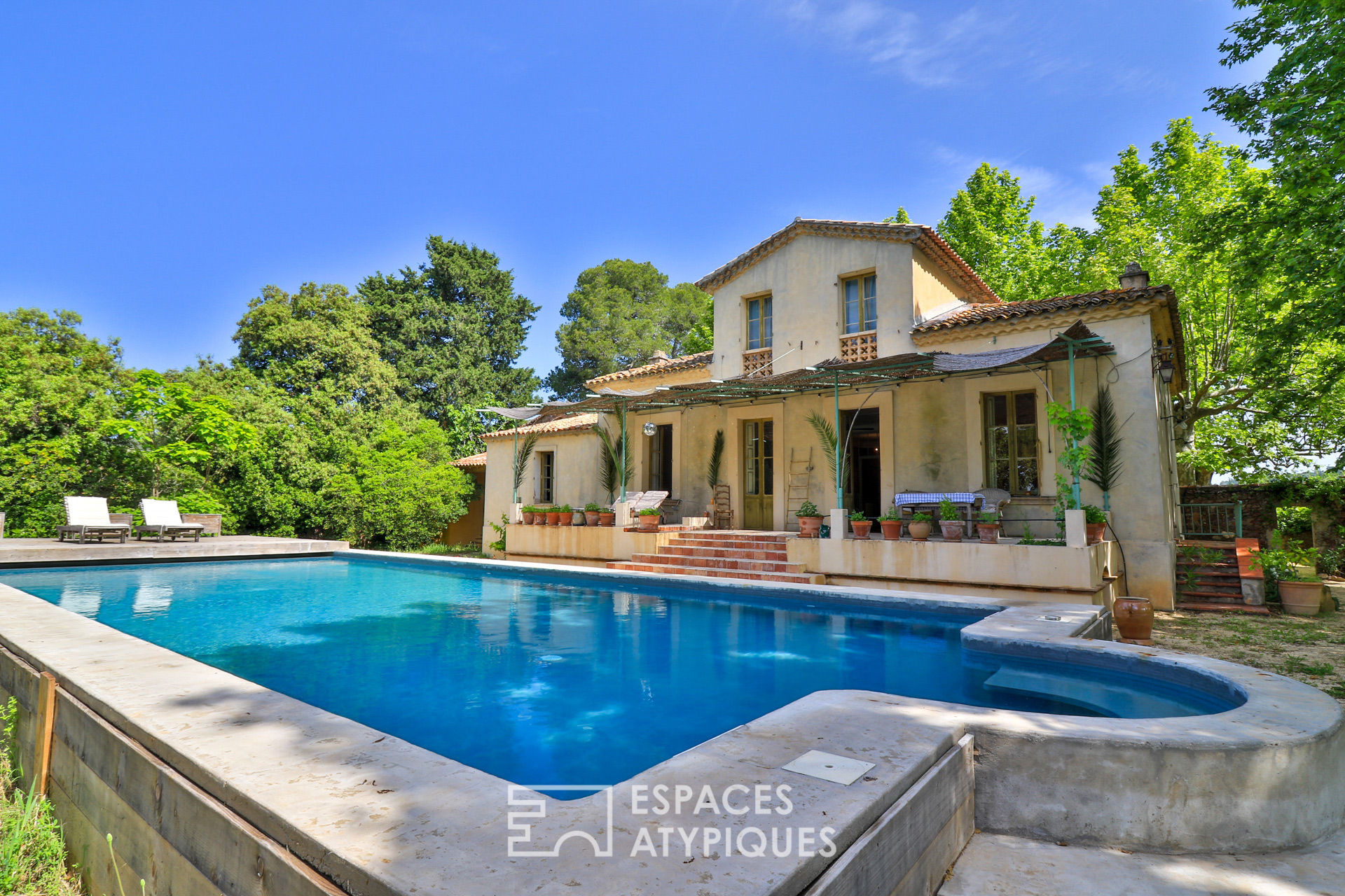 For sale Exceptional property in the heart of the Var vineyards at LA ...