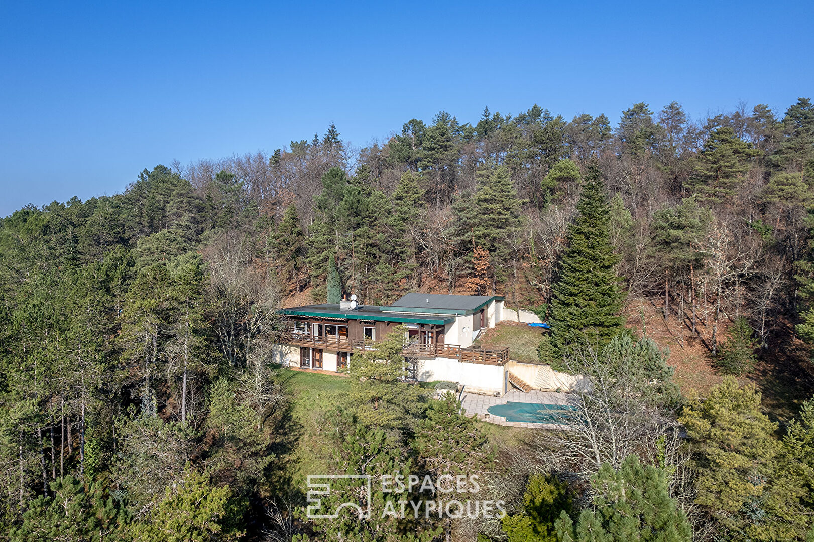 Vente Maison d'architecte en coeur de forêt et sa vue époustouflante à ...